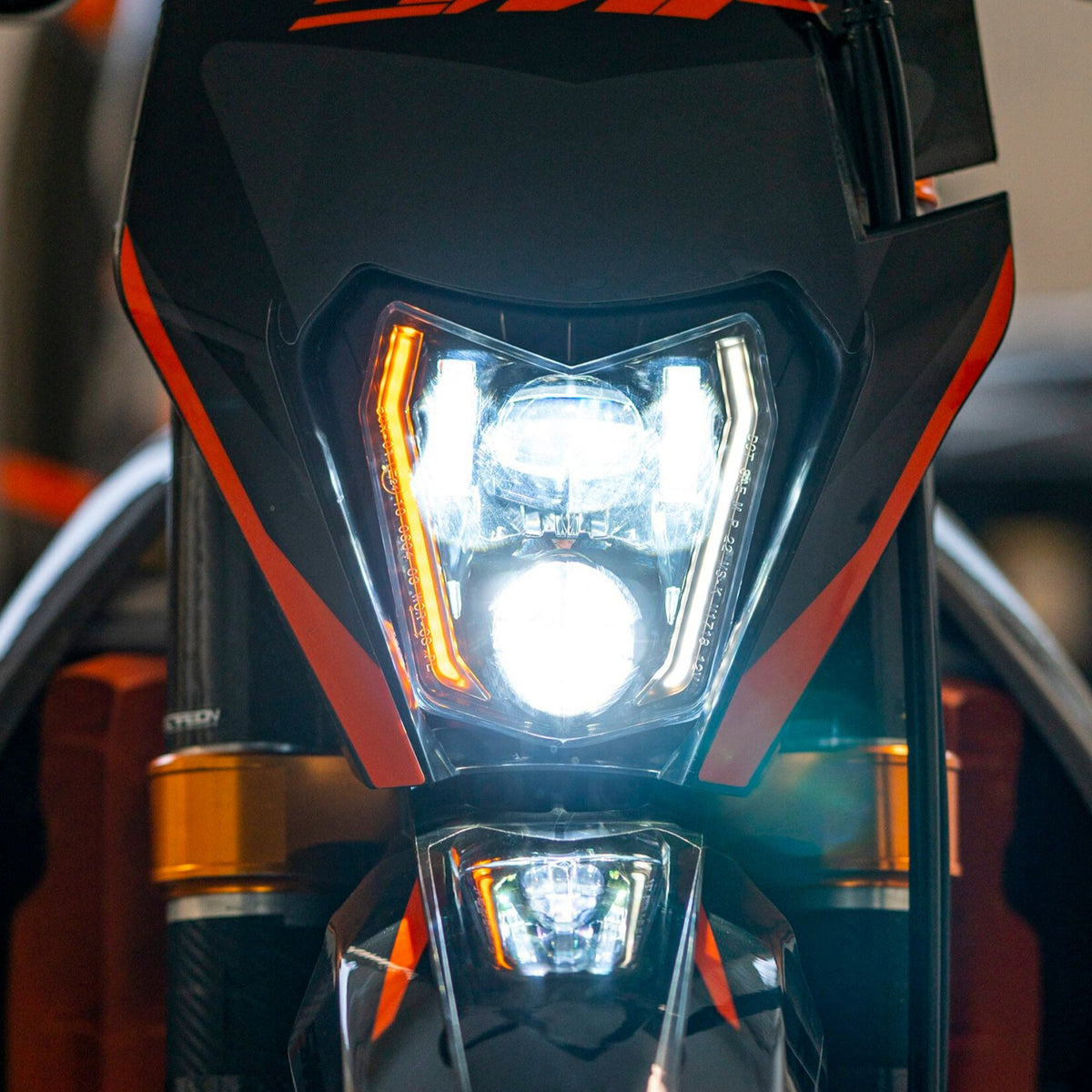 LED Headlight #2 KTM 690 125 200 250 300 350 450 500 — FuelDongle.es®